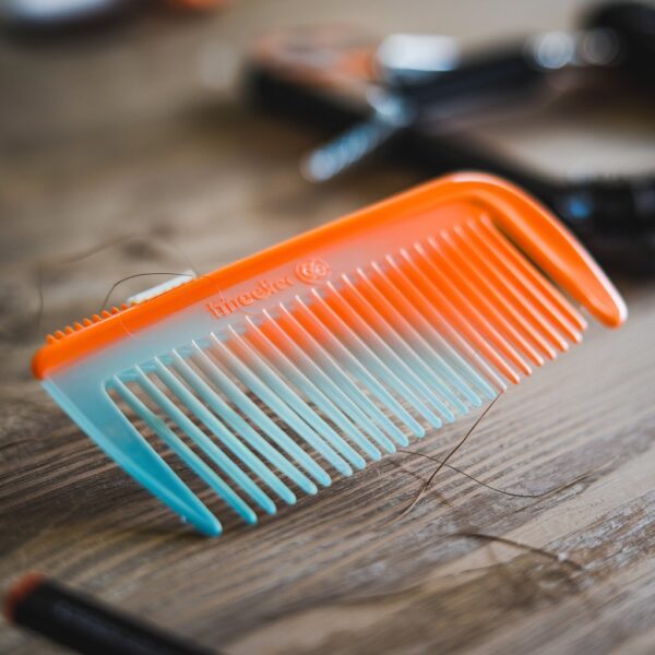 Different Types of Combs and Brushes - Gusto Hair